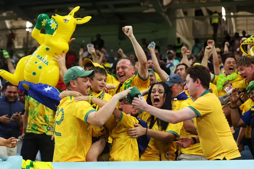 How Sports Fans Can Stay Connected While Traveling: Best Tips for 2024 ...